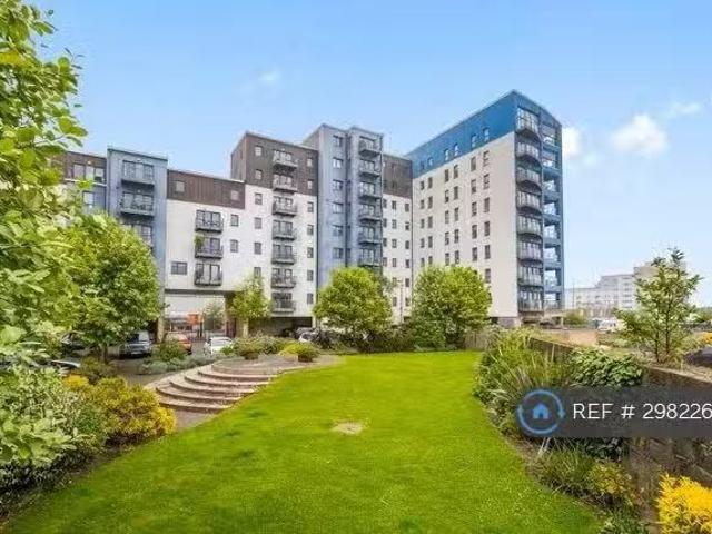 Cheap 2 BA 2 bedroom flat for rent in Lochinvar Drive, Edinbur.