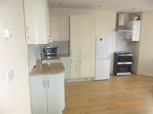 New 2 BA 2 bedroom flat for rent in North Road, Gabalfa, Cardi.