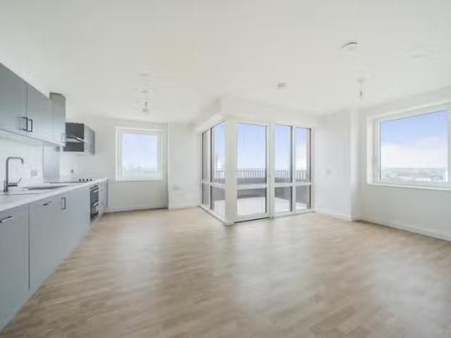 Charming 2 BA 2 bedroom flat for rent in St Pauls Road, Barkin.