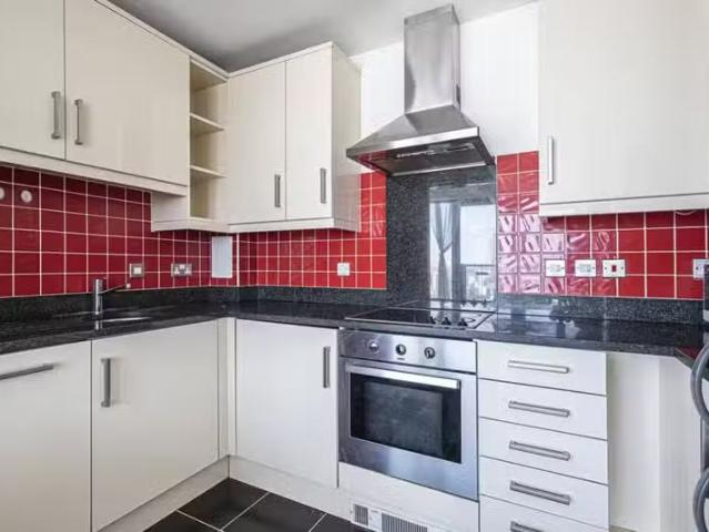 Deal! 2 BA 2 bedroom flat for rent in Stratford Eye, Stratford.