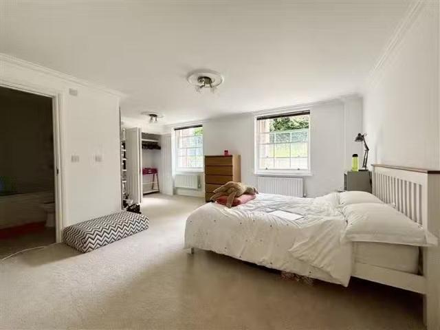 Charming 2 BA 2 bedroom flat for rent in Stratford House, Lond.