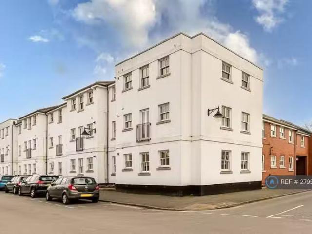Just in! 2 BA 2 bedroom flat for rent in Packington Place, Lea.