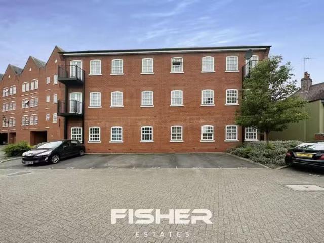 Cozy 2 BA 2 bedroom flat for rent in Waterside Lane, Colcheste.