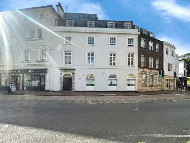 Unique 2 BA 2 bedroom Flat to rent, Nevill Street, Tunbridge W.