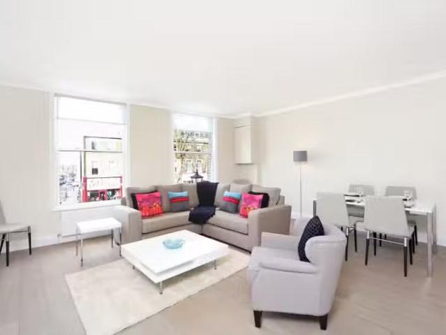 For Rent! 2 BA 2 bedroom property to let in Chiswick High Road.