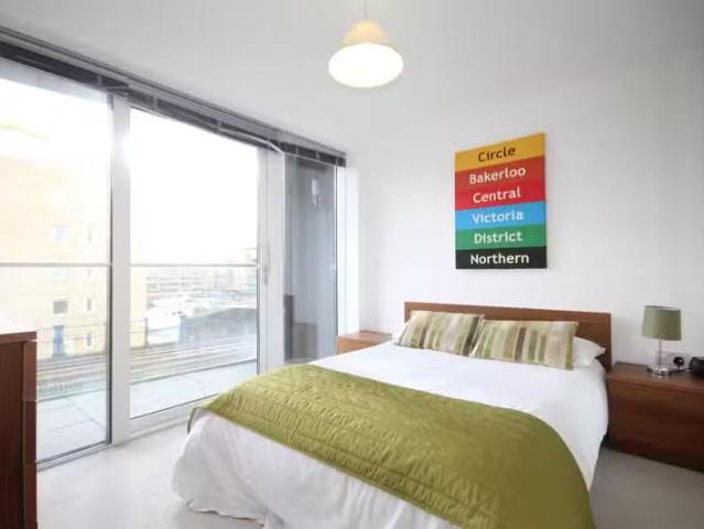 Deal! 2 BA 2 bedroom property to let in John Nash Mews, London.