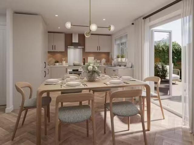 Unique 2 BA 2 bedroom semi detached house for rent in Leaf Liv.