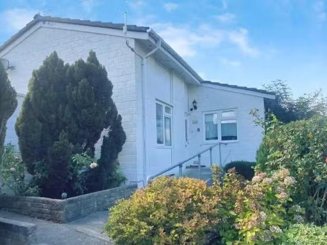 New 2 BA 2 bedroom terraced bungalow for rent in Wesley Close.