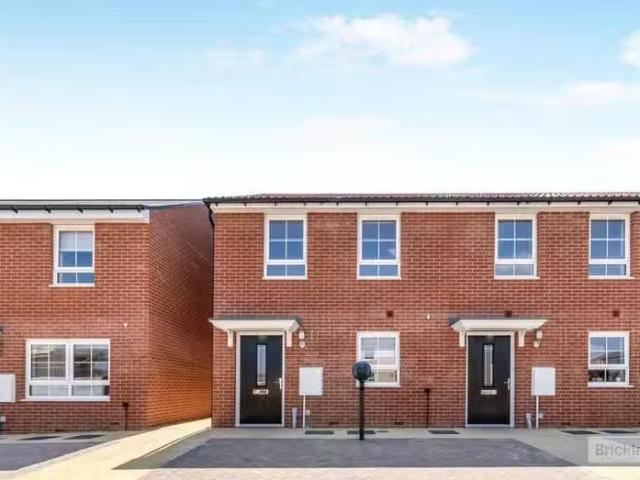 Unique 2 BA 2 bedroom terraced house for rent in Skelton Drive.