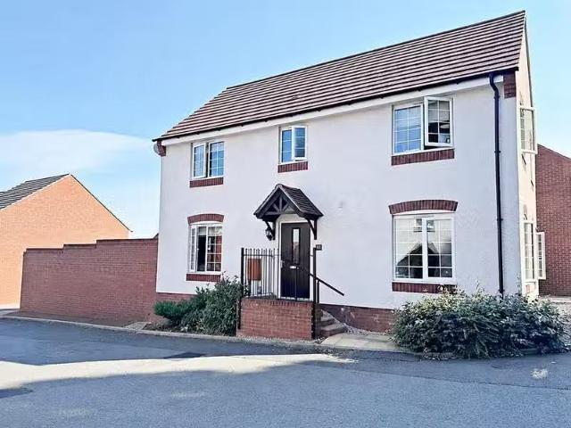Cheap 2 BA 4 bedroom detached house for rent in Henry Baxter D.