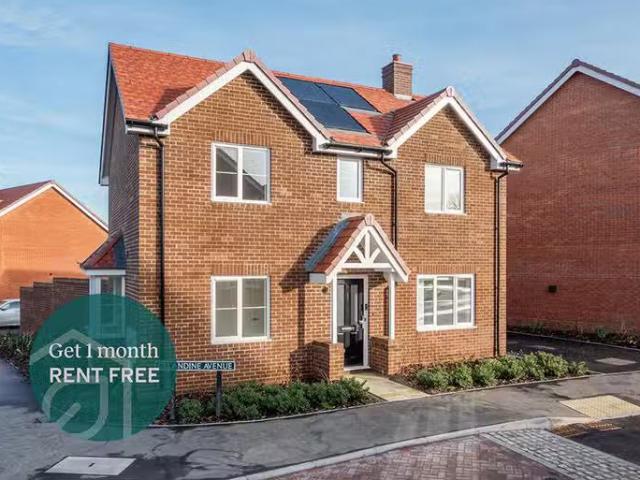 Deal! 2 BA 4 bedroom detached house for rent in Leaf Living at.