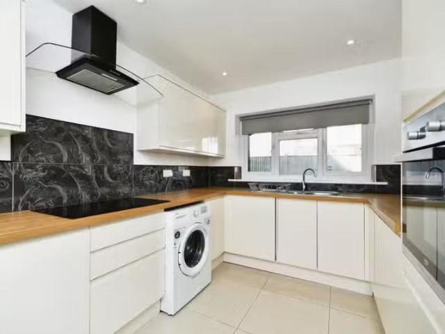 Deal! 2 BA 4 bedroom house for rent in Dorothy Avenue, PEACEHA.