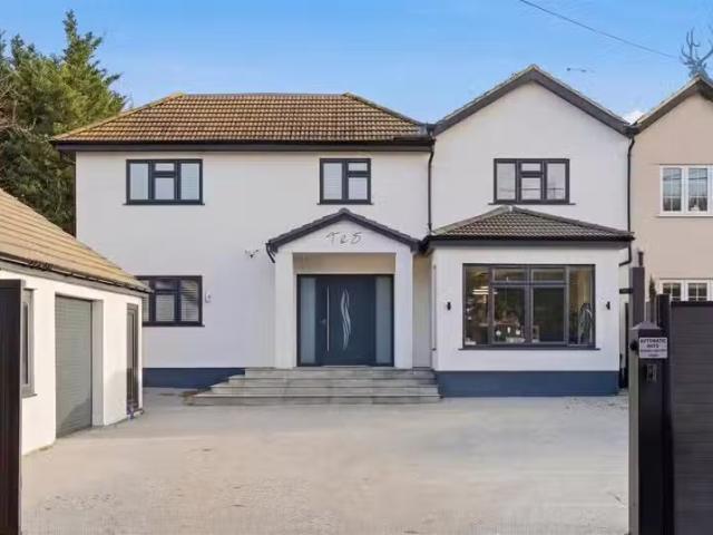 Cozy 2 BA 4 bedroom house for rent in Theydon Garnon, Epping.