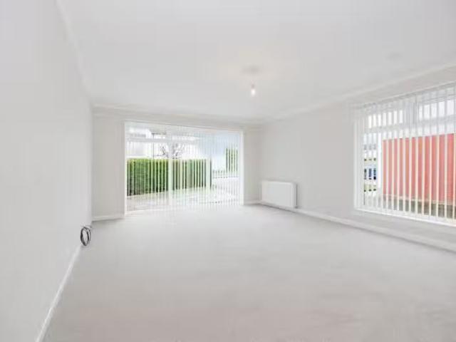 Cheap 2 BA 4 bedroom semi detached house for rent in 249T Stra.