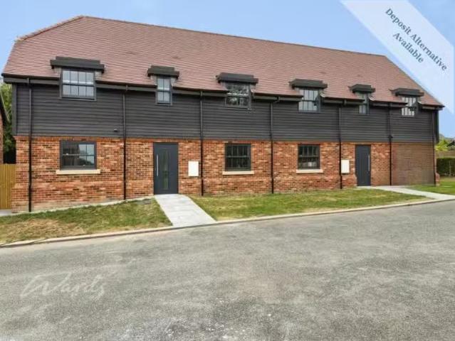 Nice 2 BA 4 bedroom semi detached house for rent in Old Orchar.