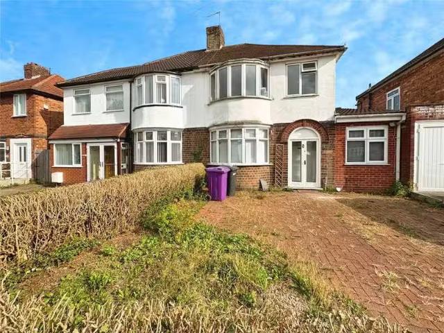 Charming 2 BA 4 bedroom Semi Detached House to rent, Blakeley.