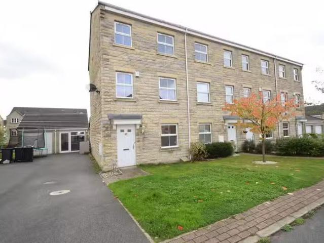 Cheap 2 BA 4 bedroom town house for rent in Tundra Grove, Gils.