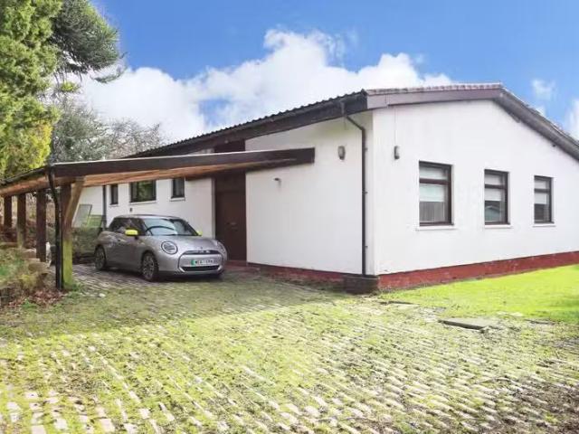 For Rent! 2 BA 5 bedroom detached house for rent in Campsie Ro.