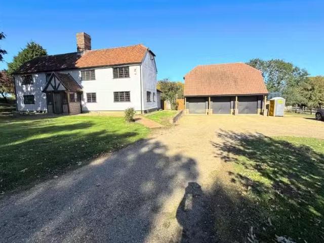 Unique 2 BA 5 bedroom detached house for rent in Goodfellows C.