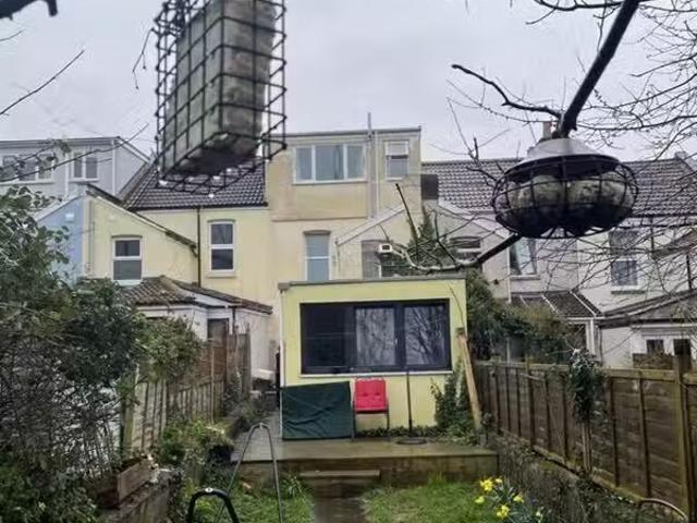 Deal! 2 BA 5 bedroom house for rent in Alton Road, Bristol, BS7