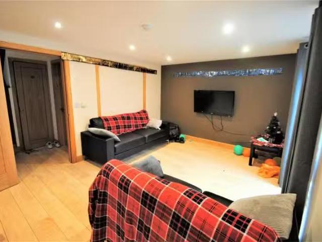 Cozy 2 BA 5 bedroom house share for rent in Students! Your Per.