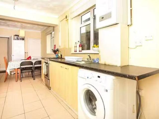 Rental! 2 BA 5 bedroom House to rent, Blenheim Gardens, Southa.