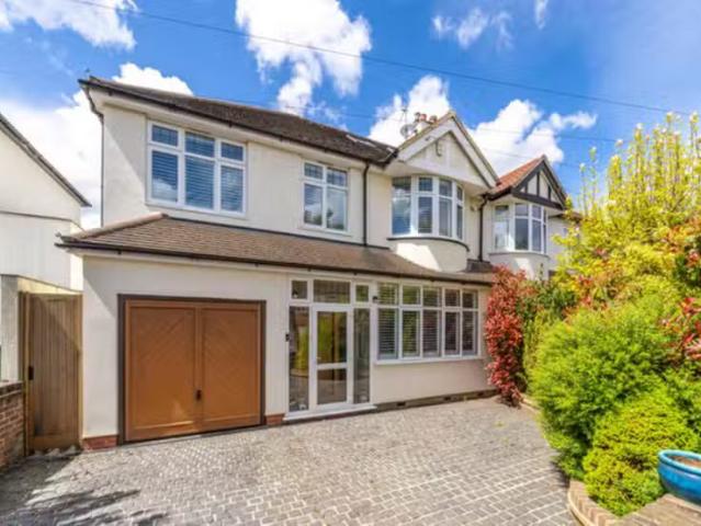 Just in! 2 BA 5 bedroom semi detached house for rent in Ash Gr.