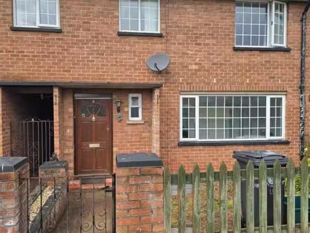 Nice 2 BA 5 bedroom semi detached house for rent in Sterncourt.