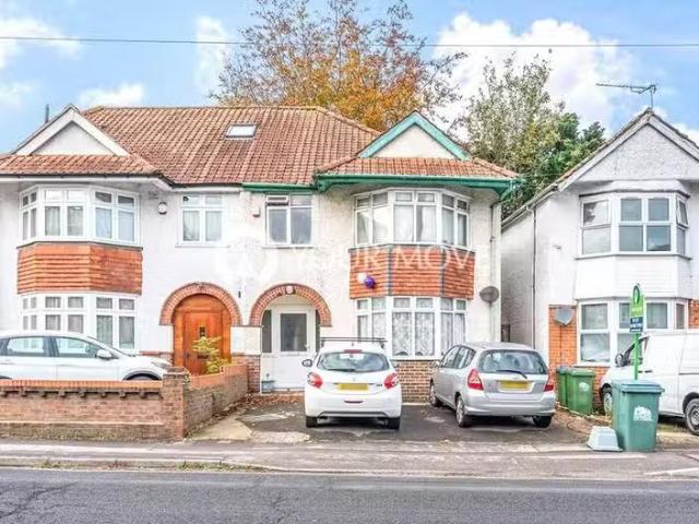 Just in! 2 BA 6 bedroom House to rent, Shaftesbury Avenue, Sou.