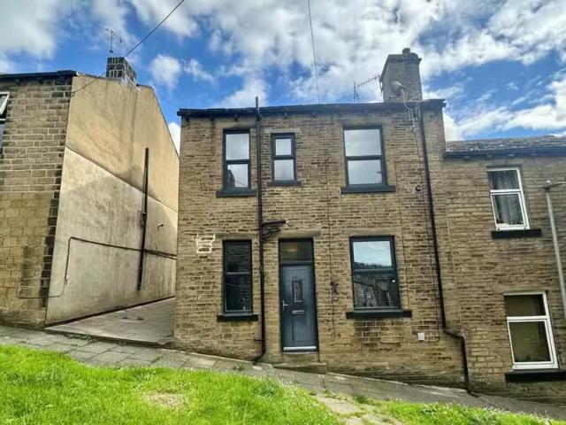 Cozy 2 bedroom terraced house for rent in Lord Street, Haworth.
