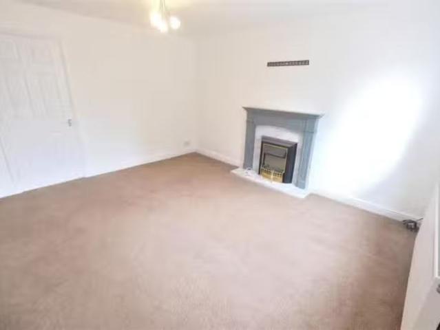 For Rent! 2 bedroom terraced house for rent in Park Road, COLL.