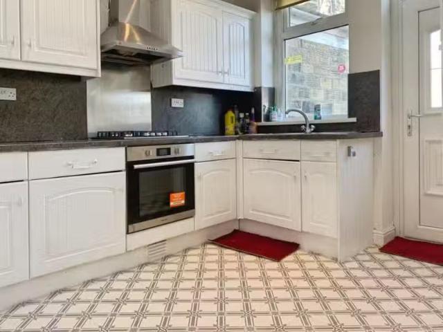 Cheap 2 bedroom terraced house for rent in Prince Street, Sils.