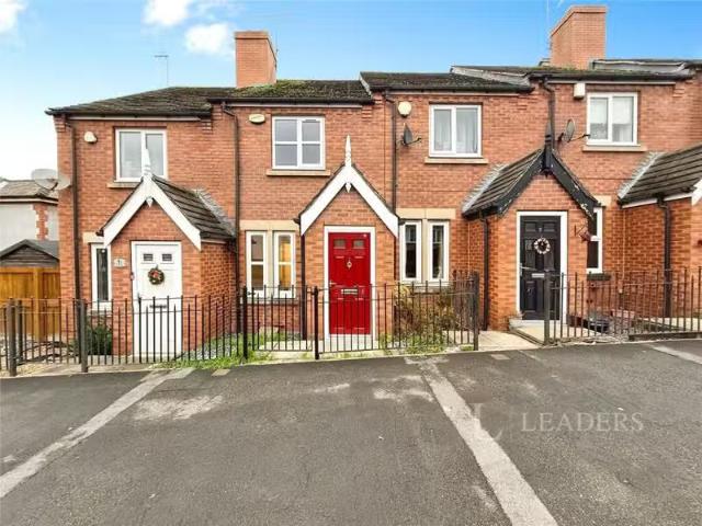 Charming 2 bedroom terraced house for rent in Riverside Close.