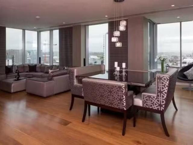 For Rent! 2 bedroom apartment for rent in 90 Navigation Street.