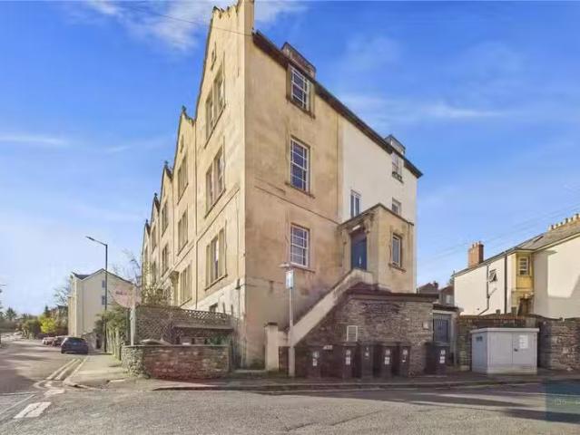 Rental! 2 bedroom apartment for rent in Flat 4 Kingsley House.
