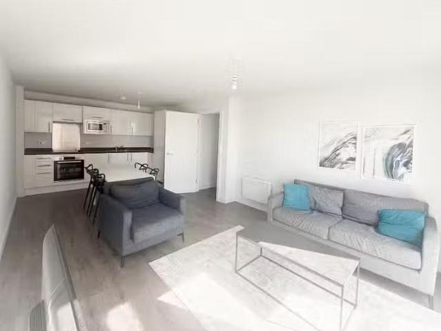 For Rent! 2 bedroom apartment for rent in Neptune Place, Liver.