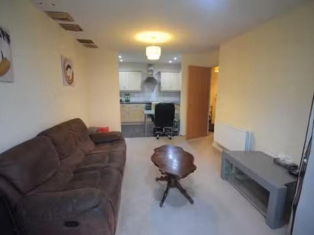 Deal! 2 bedroom apartment for rent in Parkhouse Court, Hatfiel.
