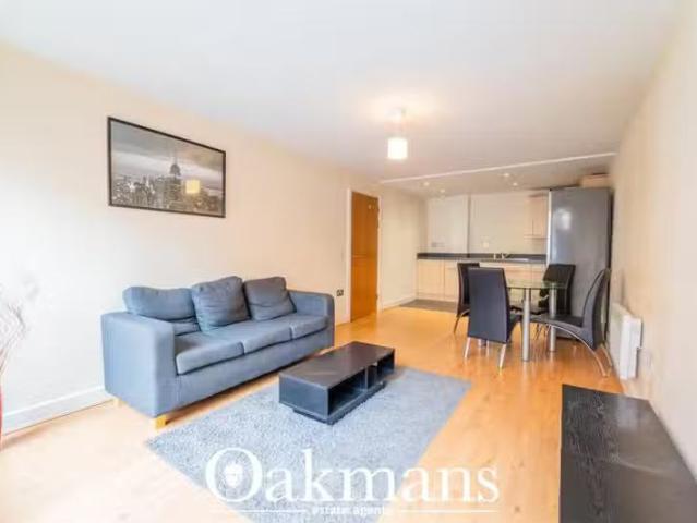 Just in! 2 bedroom apartment for rent in Warwick Street, Birmi.