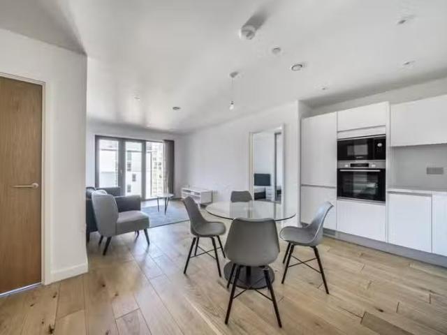 Rental! 2 bedroom apartment for rent in Windmill Street, Birmi.
