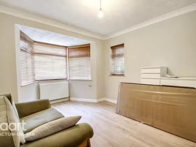 Cheap 2 bedroom bungalow for rent in Thoroughgood Road, CLACTO.