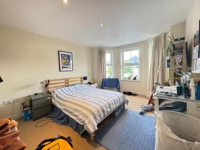 Deal! 2 bedroom detached house for rent in Southwood Avenue, B.