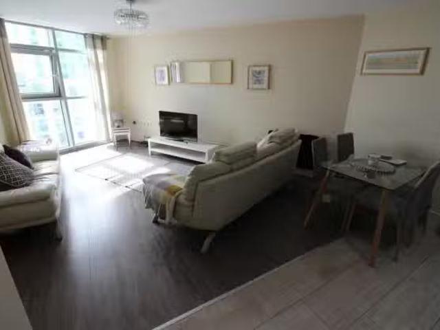 Cozy 2 bedroom flat for rent in Altolusso Apartments Cardiff.