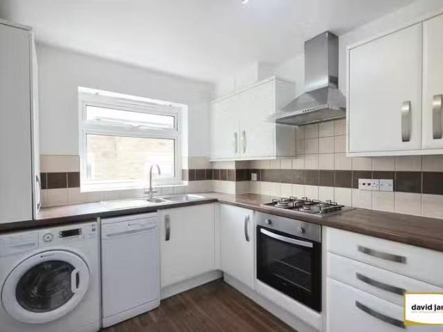 Rental! 2 bedroom flat for rent in Branscombe Court, Westmorel.