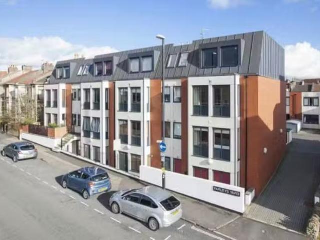 New 2 bedroom flat for rent in Coronation Road, Southville Bri.