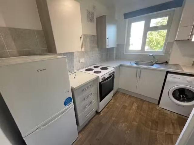 Nice 2 bedroom flat for rent in Grove Mead, Hatfield, AL10