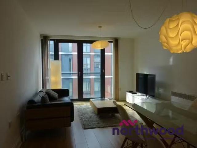 Rental! 2 bedroom flat for rent in Southside Development, City.