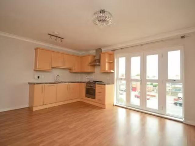Cheap 2 bedroom flat for rent in The Edge, High Street, Ramsga.