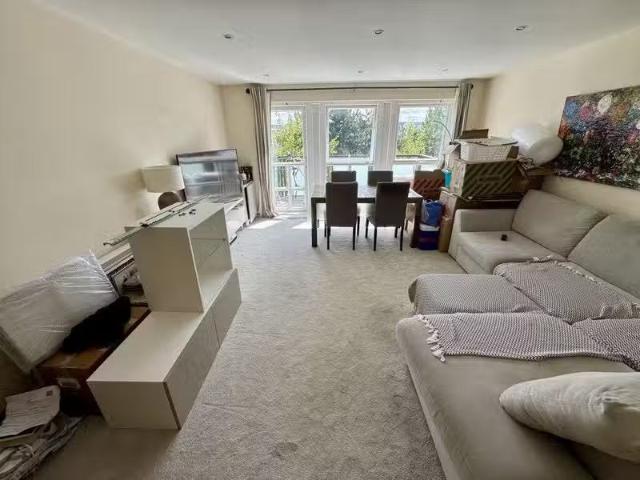 Just in! 2 bedroom flat for rent in Woodacre, Portishead, BS20