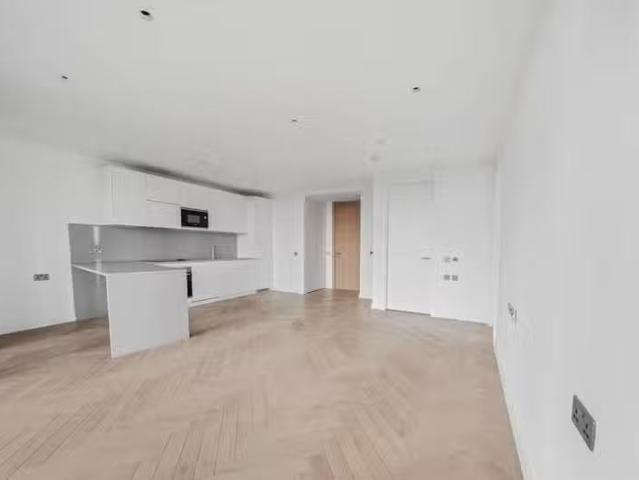 Just in! 2 bedroom flat to rent in Oberman Road, London NW10