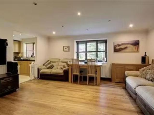 Nice 2 bedroom flat to rent in London, NW2